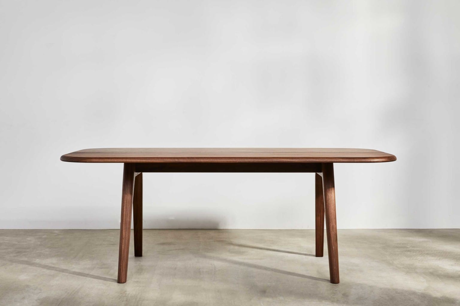 Benchmark - Handmade English Furniture - Sage Dining Table