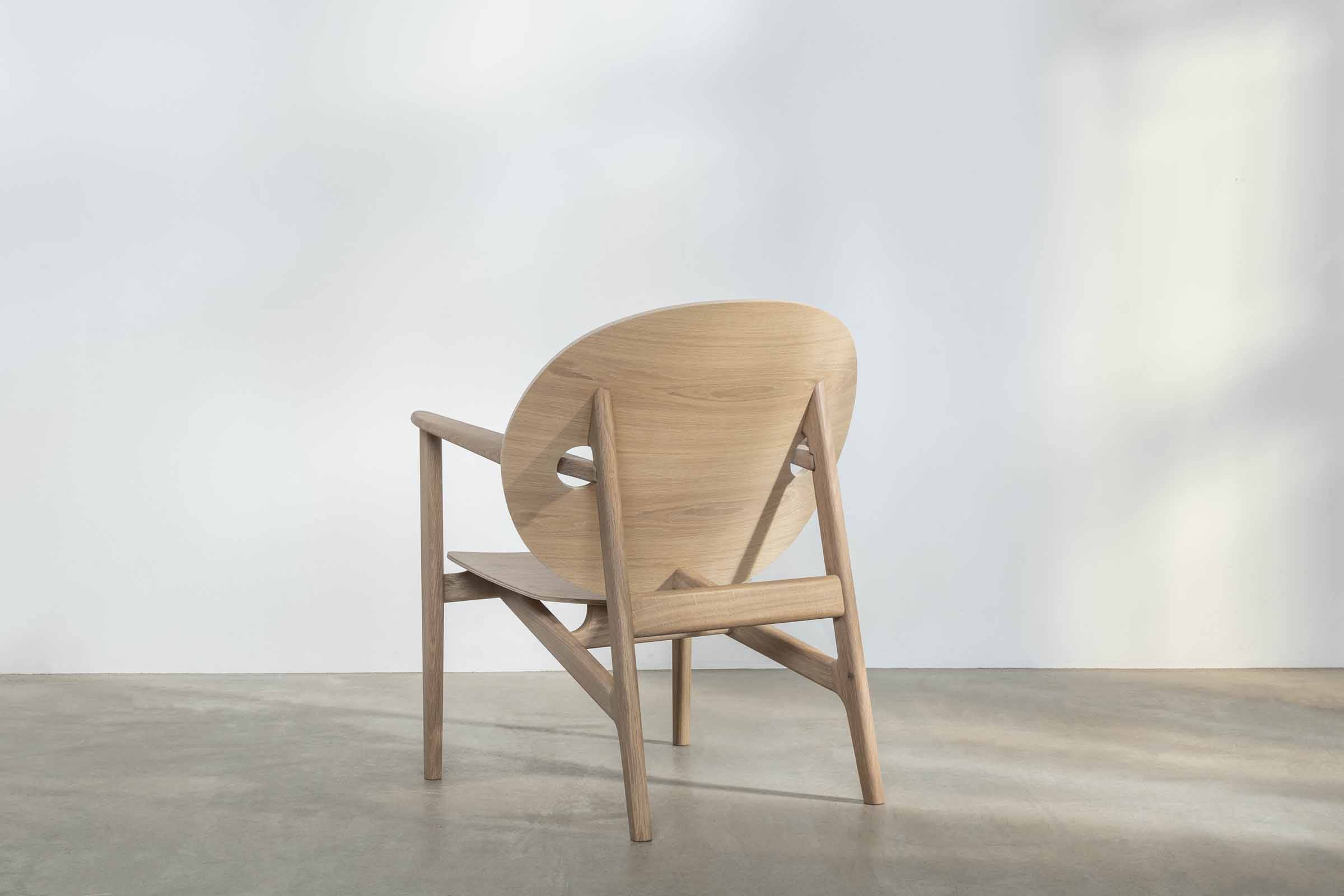 Iklwa Lounge Chair - Benchmark US