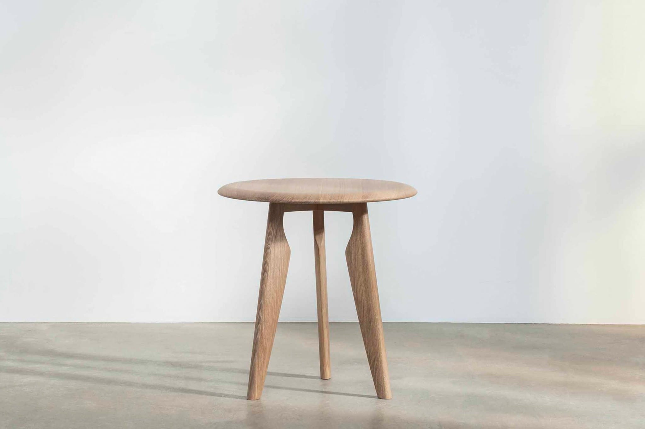 Benchmark - Handmade English Furniture - Sage Dining Table